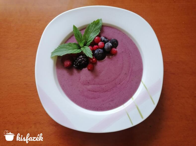 Áfonyás gyümölcsleves recept | Kisfazék